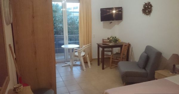 Γκαρσονιέρες, Ενοικίαση, Λινοπεράματα: ΛΙΝΟΠΕΡΑΜΑΤΑ